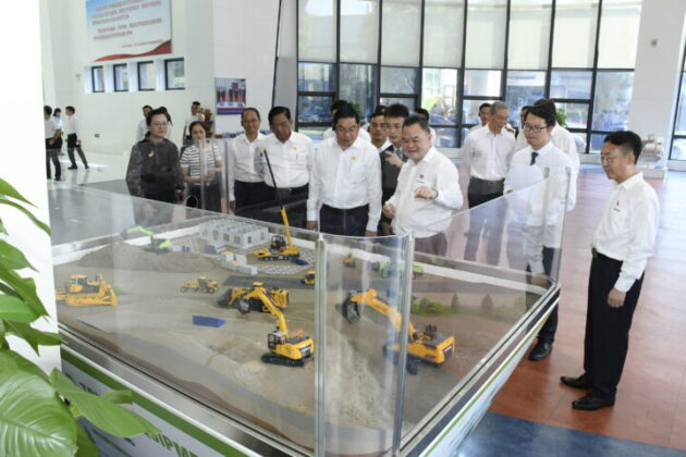 미얀마 총리 Nyo Saw, 첫 공식 중국 방문…중국 Nanning에서 고위 회담 및 경제 협력 제안 - AD Shofar